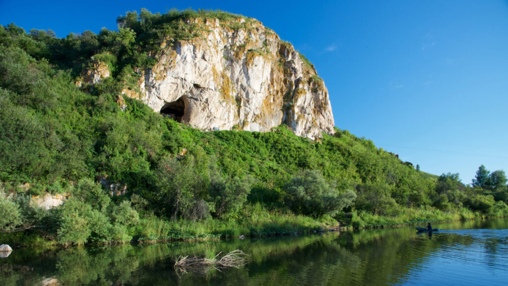 59,000-year-old Neanderthal tooth offers oldest known evidence of ...